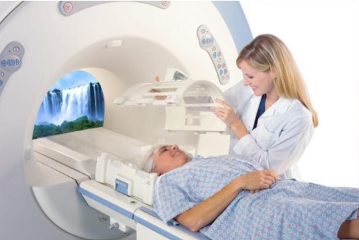 MRI claustrophobia - Causes, symptoms & solutions