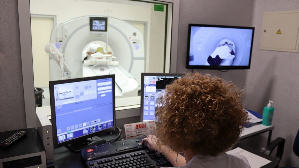MRI-compatible cameras ensure patient safety during MRI scan